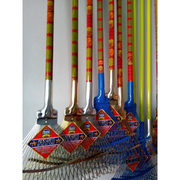 Jual Sapu Daun, Sapu Taman Sapu Besi Sudah lengkap dengan Gagangnya ...