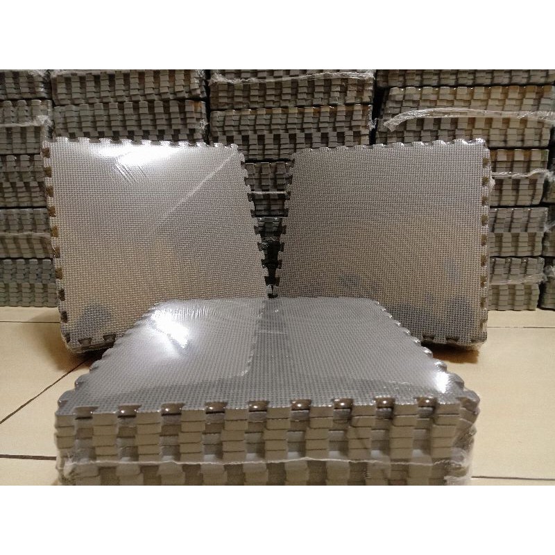 Jual Karpet Puzzle Polos Warna Abu-Abu 30x30x1 | Shopee Indonesia