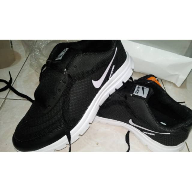 Jual Nike Sepatu Running Original Terlengkap & Harga Terbaru Mei 2026 ...