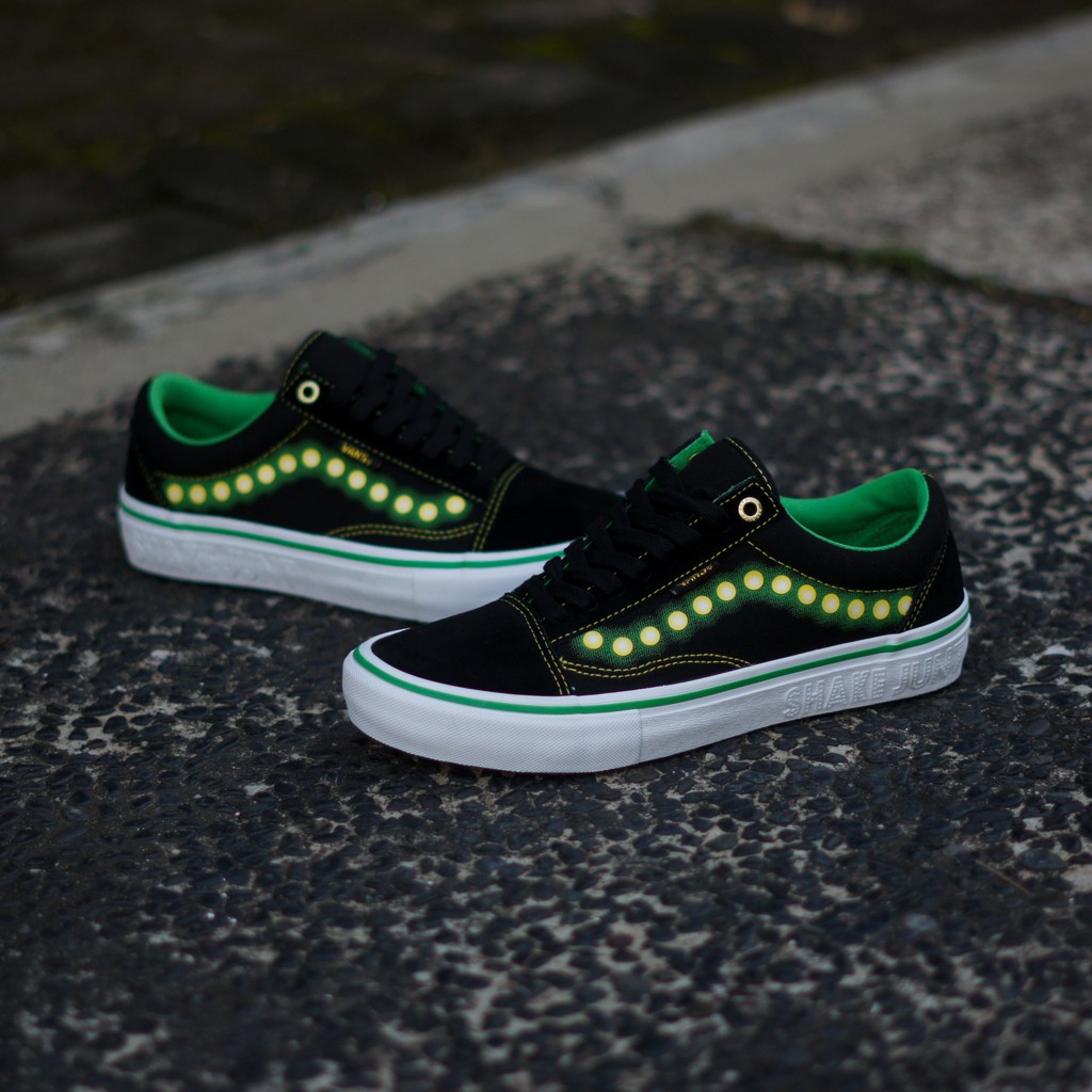 Jual Vans X Shake Junt Old Skool Pro (Black/White) | Shopee Indonesia