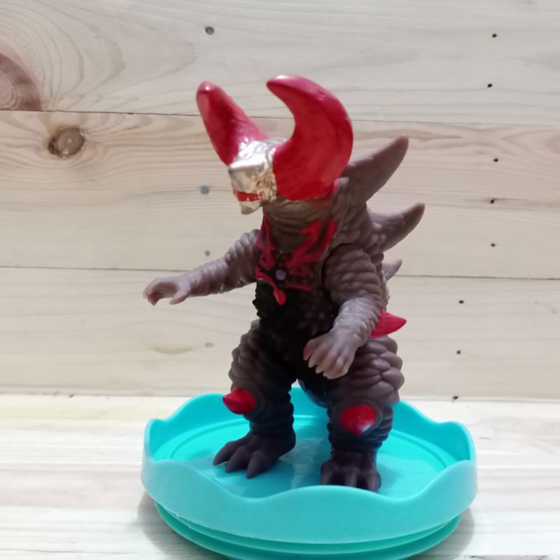 Jual kw dx Ultraman geed Ultra Monster Belial Fusion Beast Skull Gomora ...