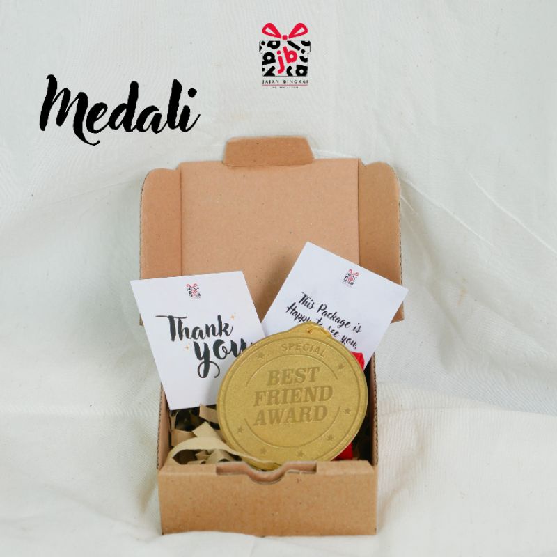 Jual MENDALI AWARD / BEST GIRLFRIEND/ BEST BOYFRIEND/ BEST PARENTS ...