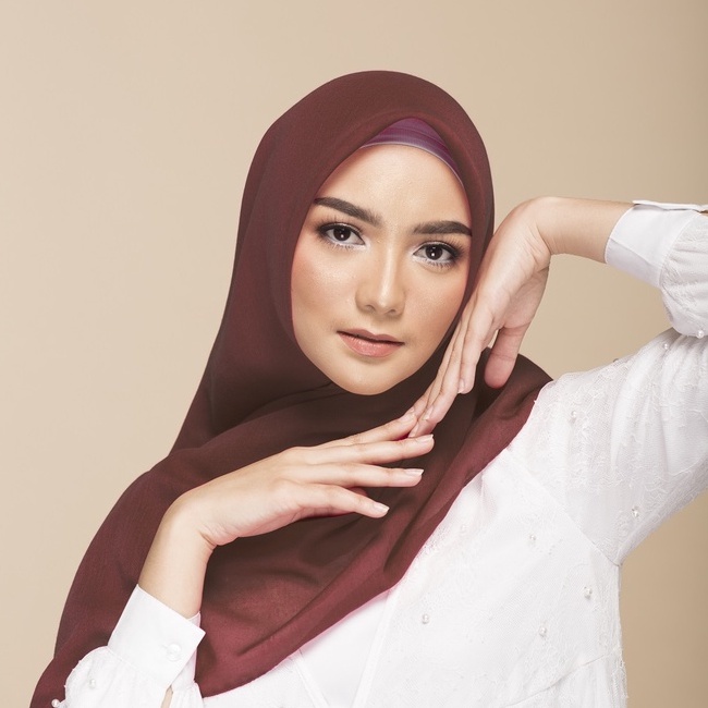 Jual ELZATTA HIJAB KERUDUNG JILBAB SEGI EMPAT SEGIEMPAT POLOS KEISHA ...