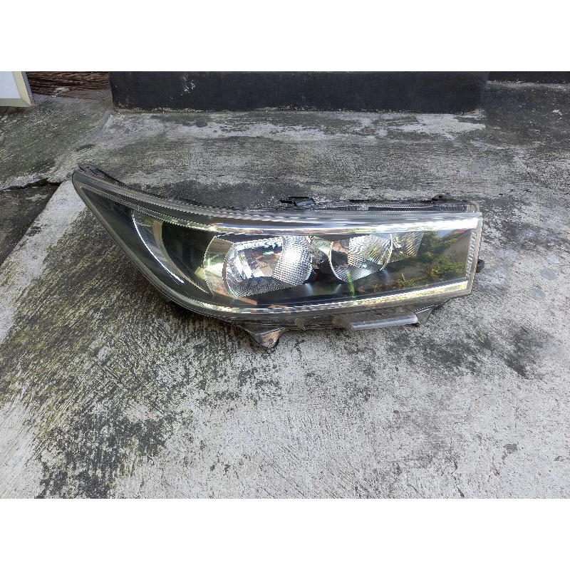 Jual Head Lamp lampu depan Kijang Innova Reborn bisa | Shopee Indonesia