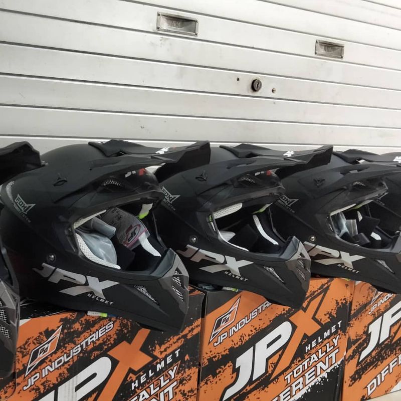 Jual HELM JPX CROSS BLACK DOFF SILVER ORI HELM CROSS JPX HITAM DOFF ...