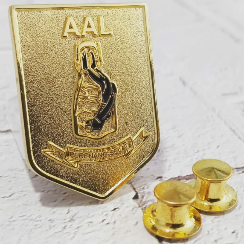 Jual Pin Perenang Selat AAL | Premium Quality | Shopee Indonesia