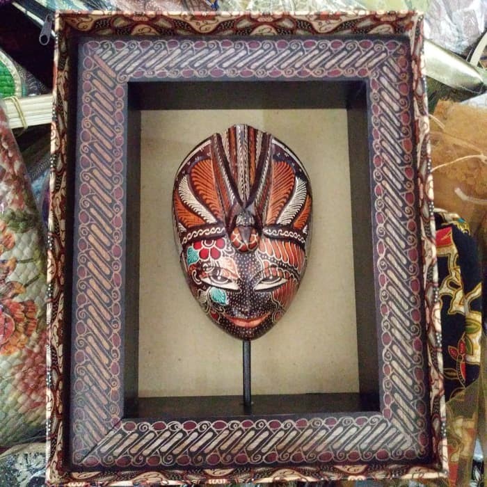 Jual Pajangan wayang topeng kayu batik souvenir frame plus box | Shopee ...