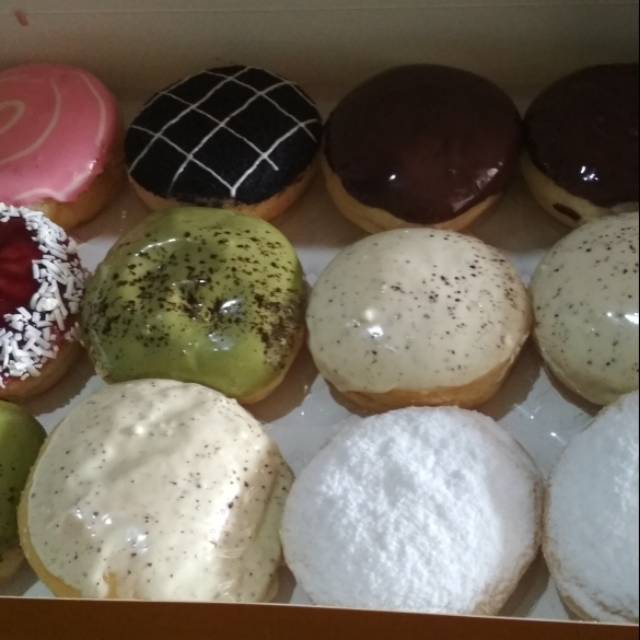 Jual [READY] 2 LUSIN DONAT J.CO / 2 DUS DONAT JCO / DONAT J.CO DONAT ...