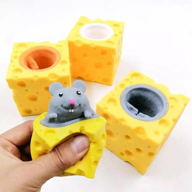 Jual Mouse In The Cheese Squeeze Toy Fidget Toys Tikus Pencet Keju ...