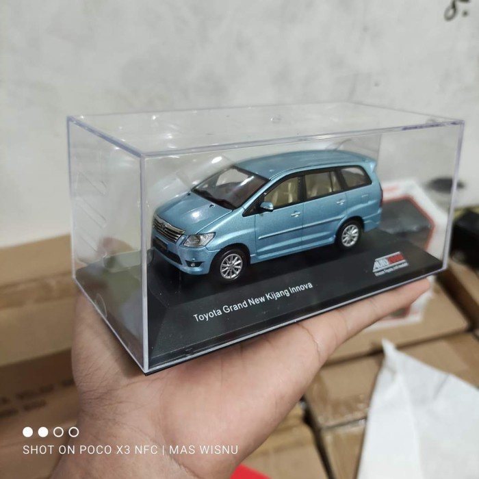 Jual Diecast Miniatur Mobil Kijang Innova Biru Skala 1:43 Asli Ori ...