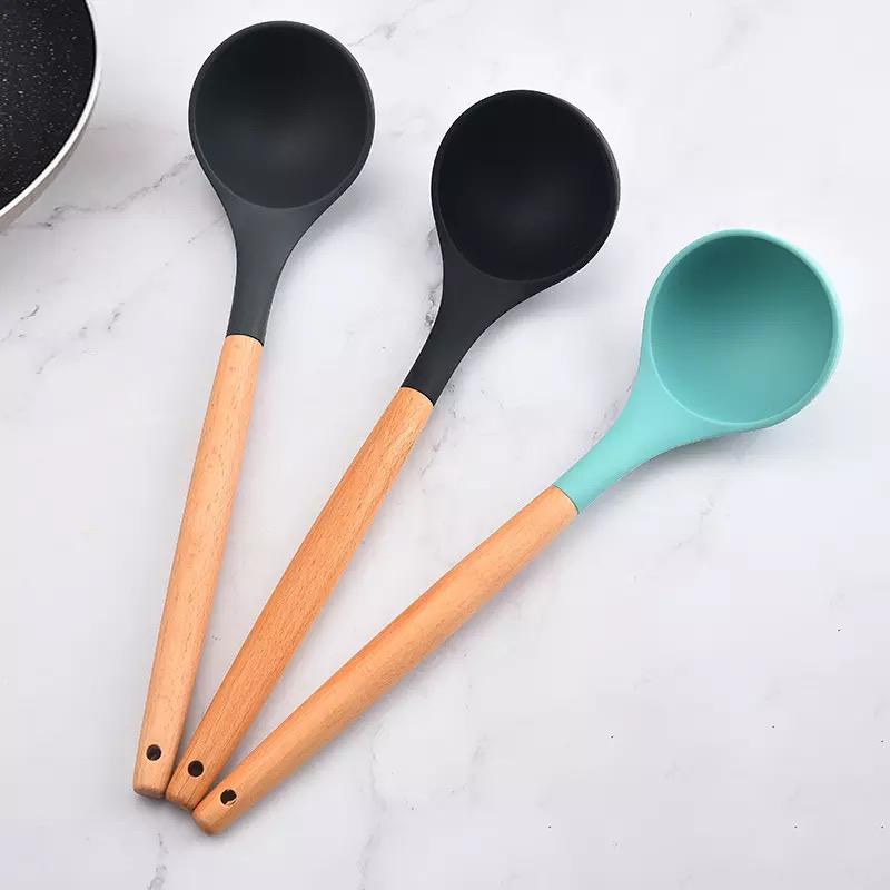 Jual silicone soup ladle colorful varian / sendok masak sayur sop ...