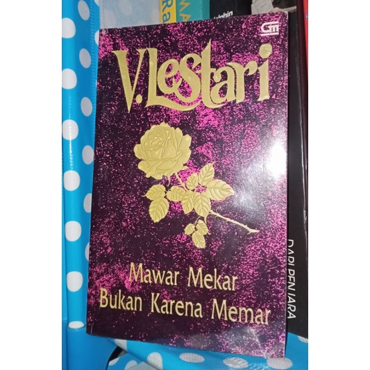 Jual Mawar Mekar Bukan Karena Memar - V Lestari ( Buku Bekas Original ) | Shopee Indonesia