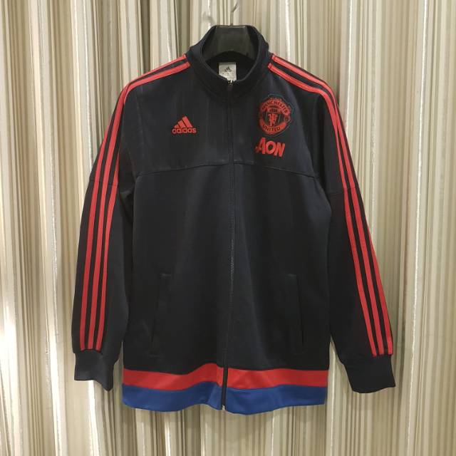 Jual Jaket Manchester United Blue Navy Presentation Training Jacket ...
