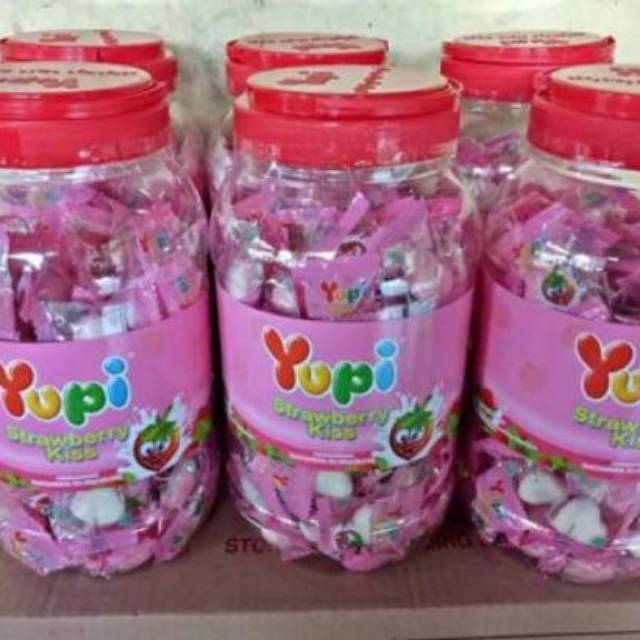 Jual PERMEN YUPI STRAWBERRY KISS JAR / TOPLES - ISI 125-130PCS exp 2026 ...