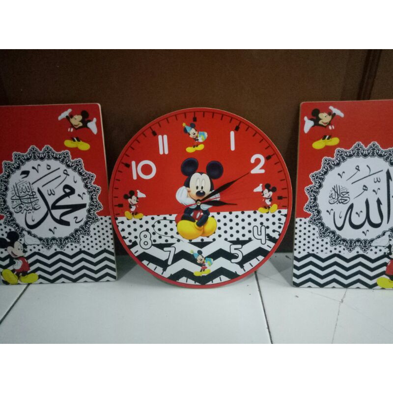 Jual SATU SET JAM DINDING MICKEY MOUSE MERAH/KALIGRAFI/HIASAN DINDING ...