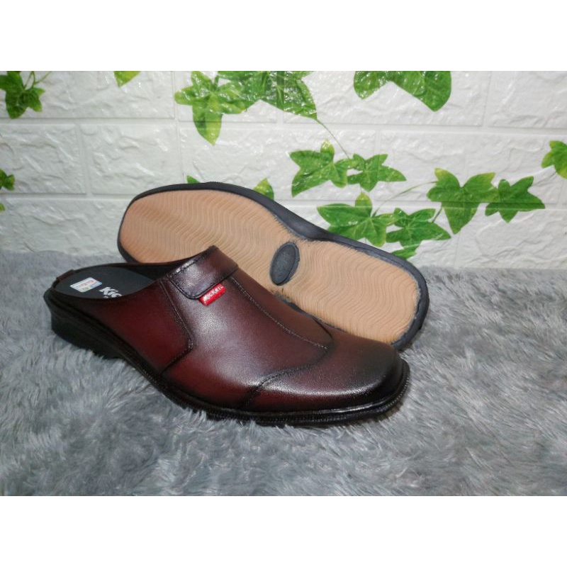 Jual Sandal Selop Kulit Pria Sandal Slop Kulit Sepatu Sandal Pria ...