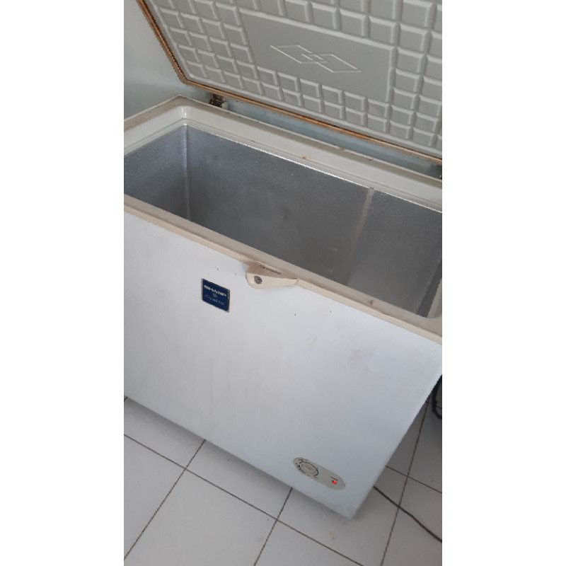 Jual SHARP frv-200 chest freezer box | Shopee Indonesia