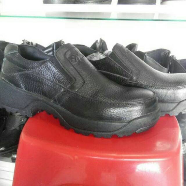 Jual Sepatu safety kulit handymen tipe 972 model pendek tanpa tali ...
