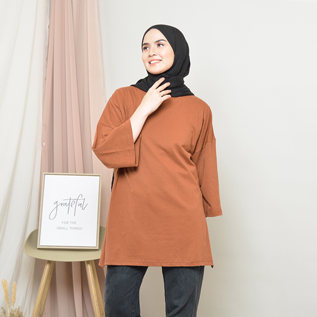 Jual Ziggy Basic Oversized Top Baju Kaos Polos Wanita Jumbo Lengan 7/8 Atasan Casual Premium by ...