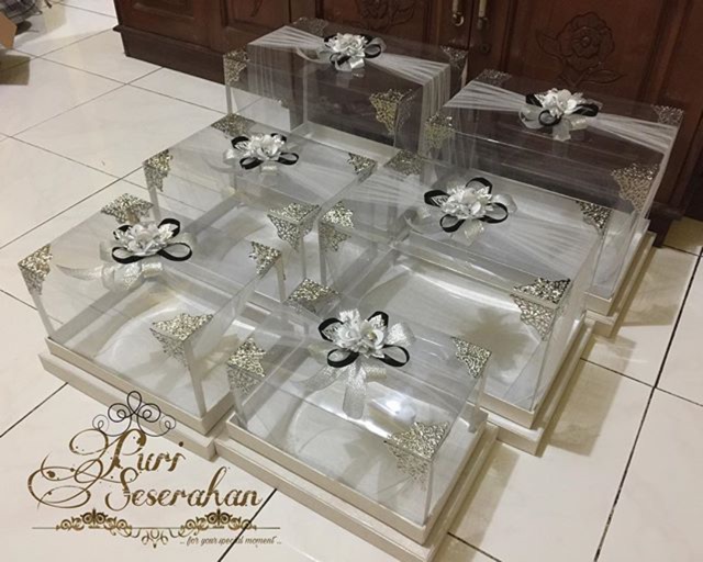 Jual Model box tumpuk putih dengan hiasan (hiasan sudut order terpisah ...