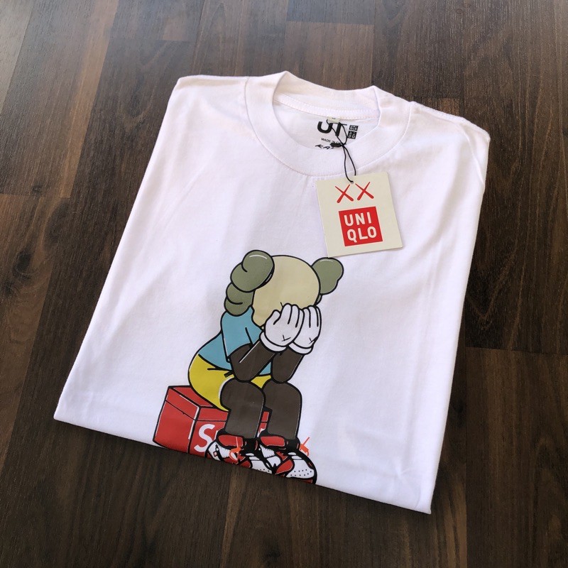 Jual ra.store01 KAOS UNIQLO X KAWS - CRYING COLOR MIRROR 1:1 ORIGINAL ...