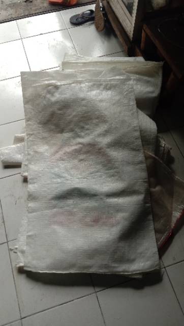 Jual karung plastik bekas 50kg / karung bekas berkwalitas / karung ...