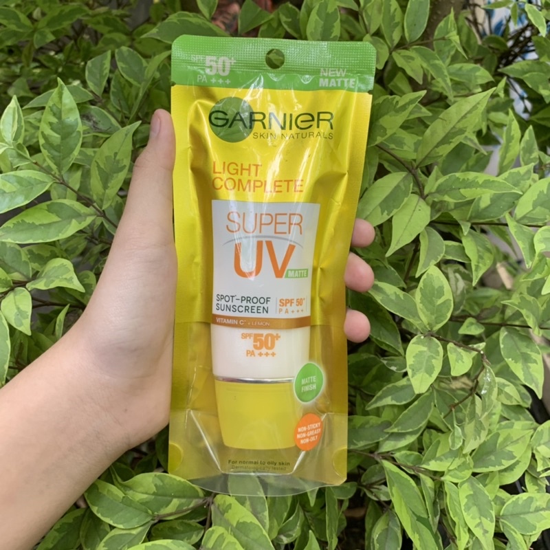 Jual GARNIER Sunscreen SPF 50+ PA+++ Spot-proof Super UV | Shopee Indonesia