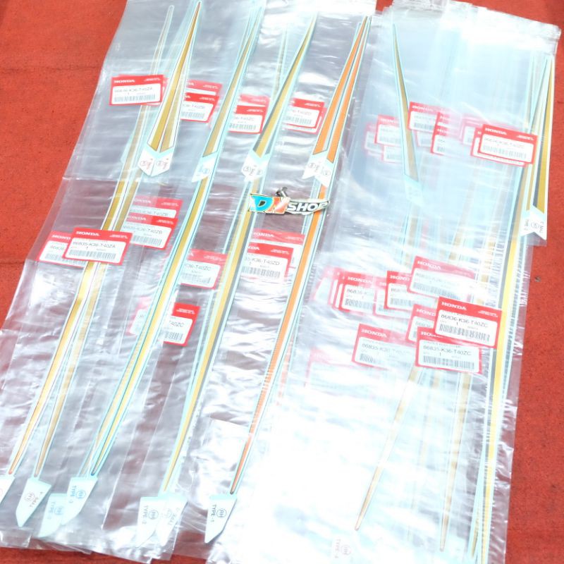 Jual Striping atau list body pcx 150 cbu original honda thailand ...