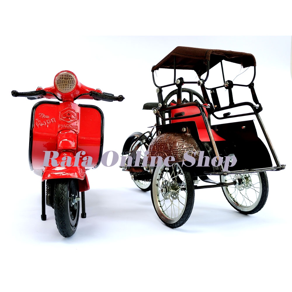 Jual Satu Set Miniatur Becak Jawa / Jogja dan Miniatur Vespa Antik ...