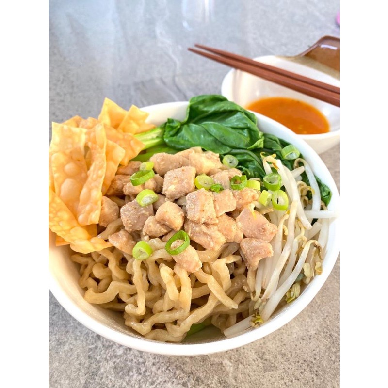 Jual Bakmi Karet Ayam Mie Lenials. 1 paket isi 2 porsi bakmi | Shopee Indonesia