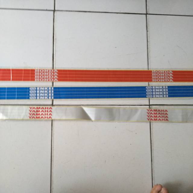 Jual Skotlet list velg panjang ( reflextive) isi 4 yg ada tulisan nya ...