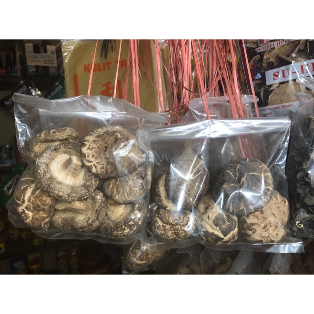 Jual Jamur Hioko/Jamur Payung/Hiongku/Jamur Shitake 100gr | Shopee ...