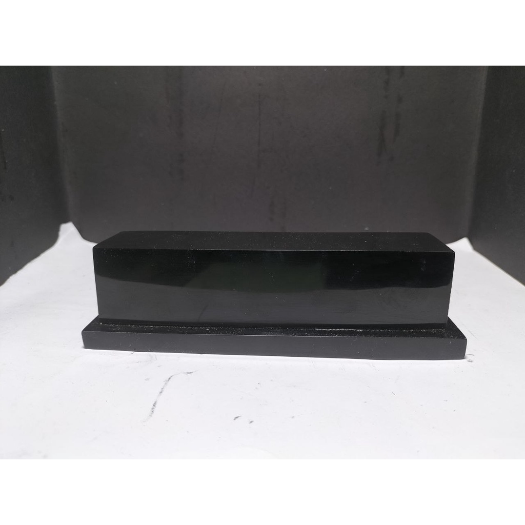 Jual DUDUKAN PLAKAT / BASE / TATAKAN / RESIN | Shopee Indonesia