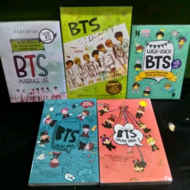 Jual Buku BTS paket 5 buku | Shopee Indonesia