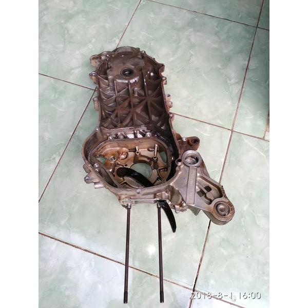 Jual blok tengah sebelah kiri krengkes crankcase ori yamaha mio m3 ...