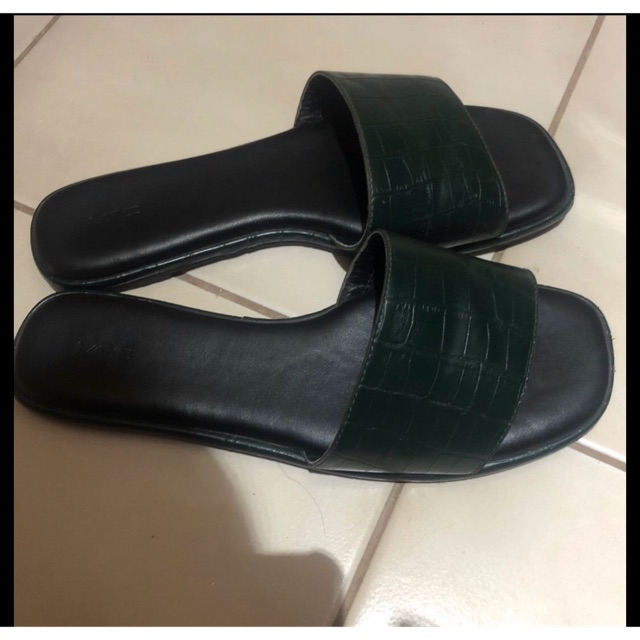 Jual VnC Sandal (preloved, pesanan) | Shopee Indonesia