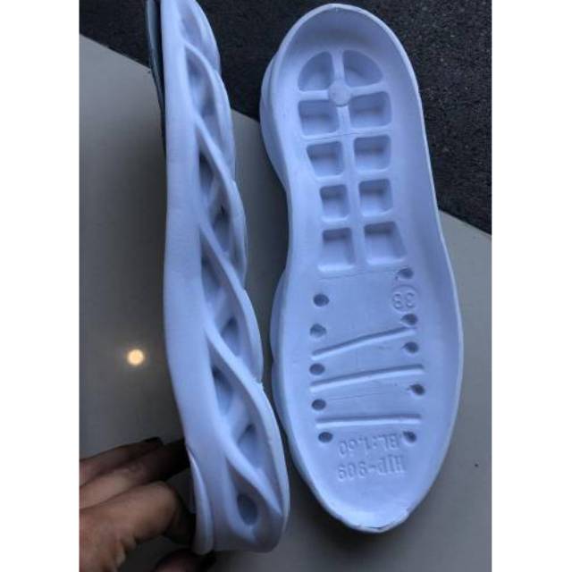 Jual Sol phylon putih hitam lis ombak keliling alas daun ukuran 36 ...