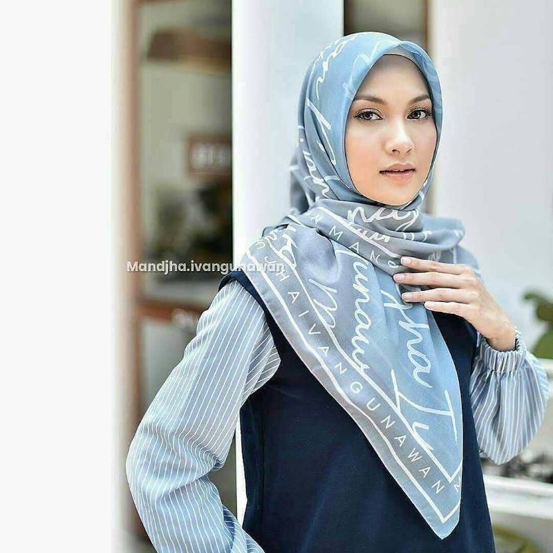 Jual mandjha ivan gunawan scarf voal premium - gradation monogram grey | Shopee Indonesia