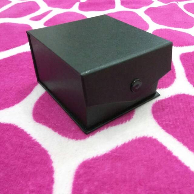Jual Box jam tangan model kancing | Shopee Indonesia