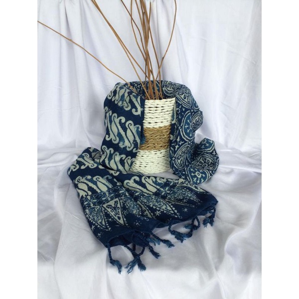 Jual Selendang Tenun Pewarna Alam by Hasan Batik Bandung | Shopee Indonesia