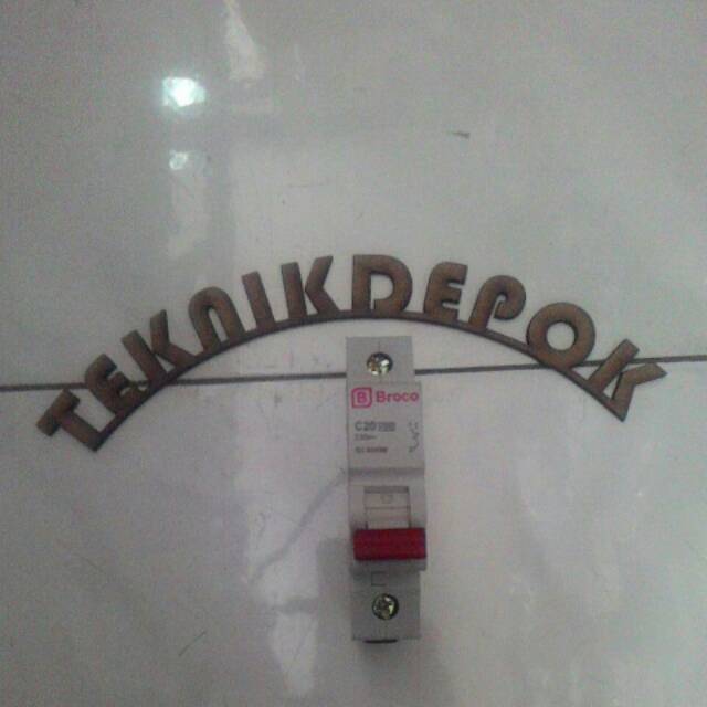 Jual sikring 20 ampere sekring lampu alat pemutus arus listrik MCB ...
