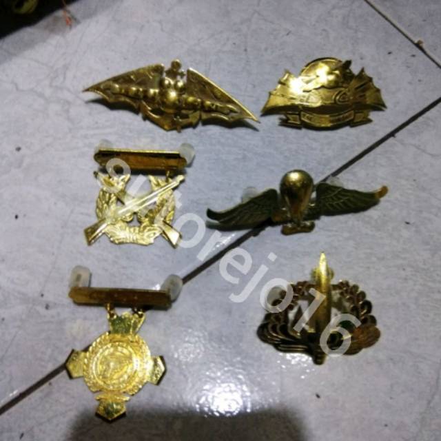 Jual brevet brivet brefet Wings tni al bahan kuningan full bisa dibraso ...