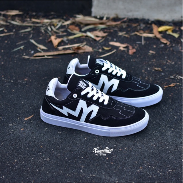 Jual MUFFINHOOKS- SHOES BASIC BLACK WHITE | Shopee Indonesia