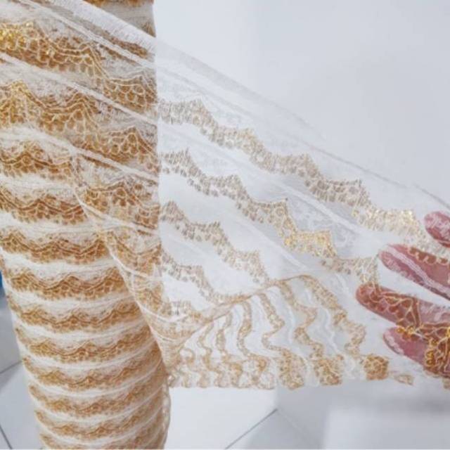 Jual PER MTR Renda Sayur Emas / Perak / Putih isi 36 baris , RENDA AIR EMAS RENDA PUTIH RENDA ...