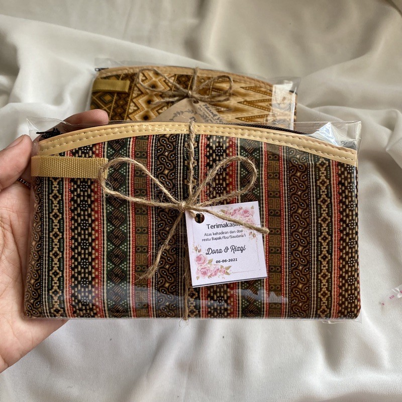 Jual SOUVENIR PERNIKAHAN POUCH BATIK 10x16cm SOUVENIR DOMPET BATIK PERNIKAHAN | Shopee Indonesia