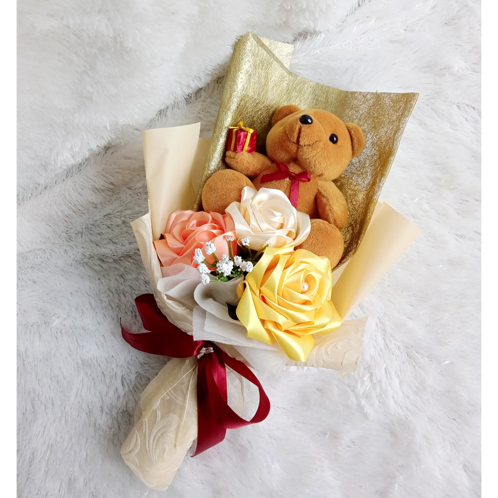 Jual Buket Bunga Wisuda Satin Spray Rose 3 Tangkai Boneka Ajisai.flo Hadiah Wisuda Ultah ...