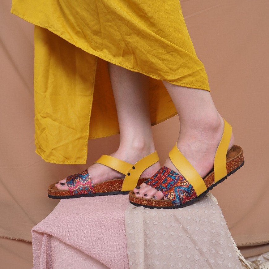 Jual SANDAL MENTAWAI KUNING SINTETIS MIX DENGAN TALI MOTIF MEMBUAT ...