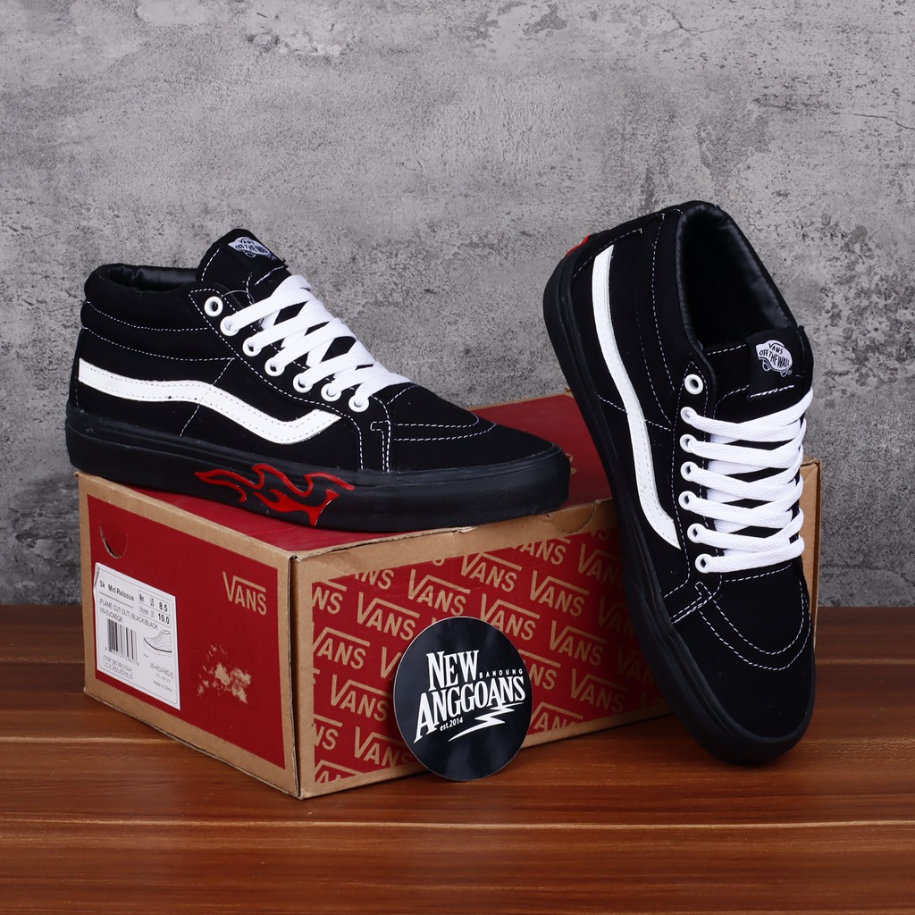 Jual Sepatu Vans Sk8 Mid Flame Cut Out Fire Full All Black Hitam DT ...