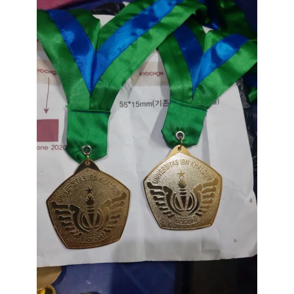 Jual Medali custom / medali segi lima kuningan / medali wisuda ...