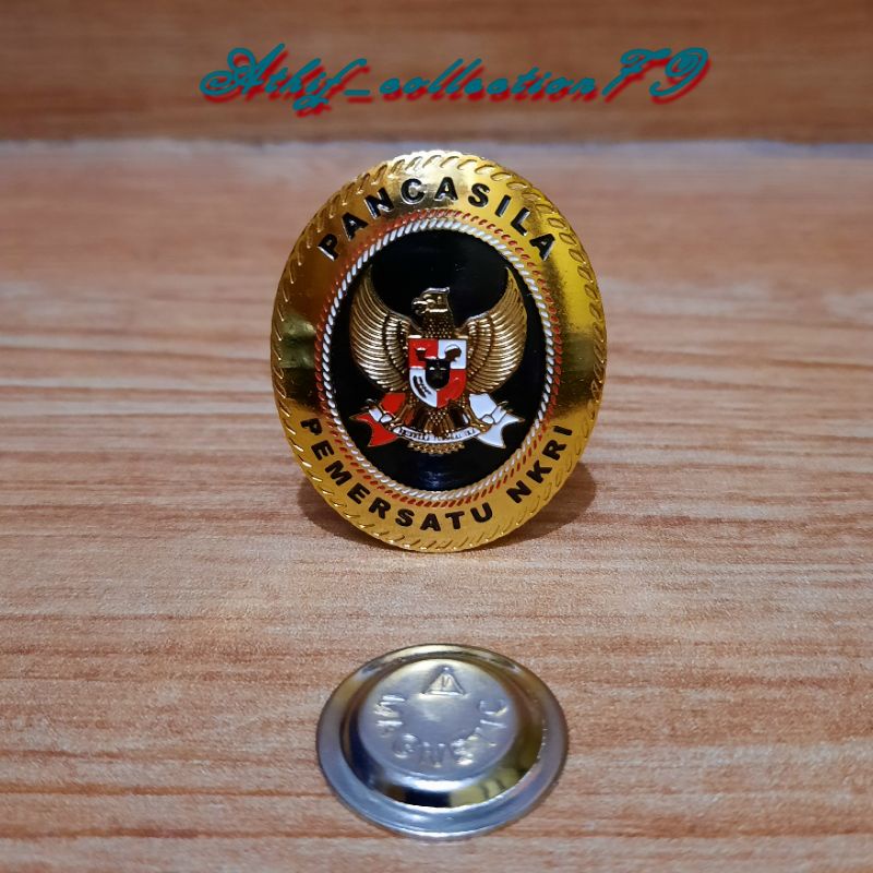 Jual Pin Pancasila Pemersatu NKRI Kuningan Magnet + Box Pin | Shopee ...